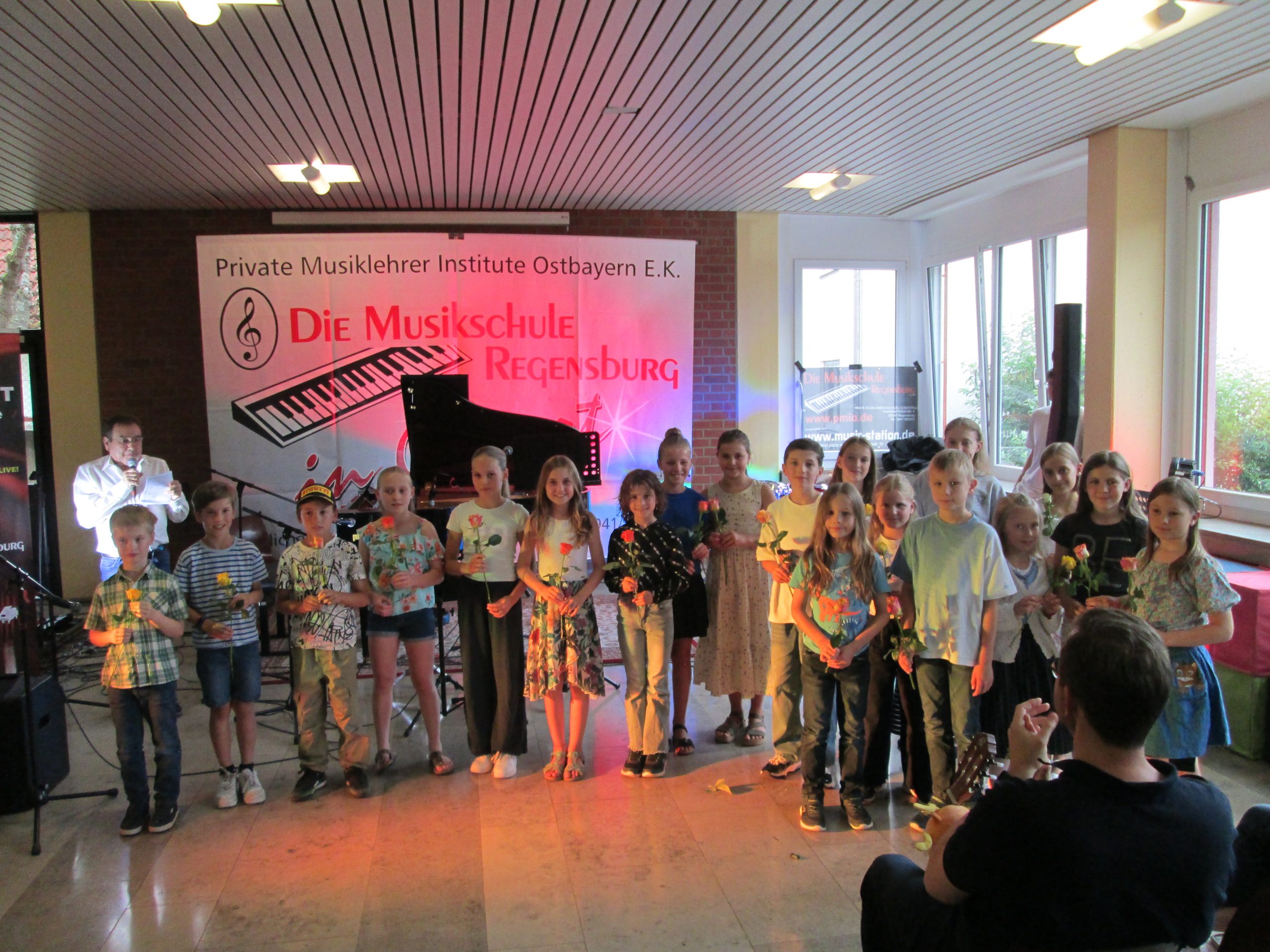 Bilder vom Sommerkonzert der PMIO-Zweigstelle Obertraubling am 11. Juli ...